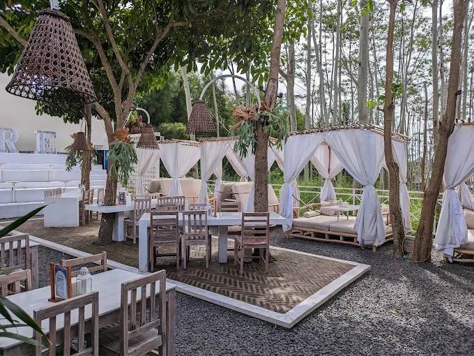 Cafe View Cantik di Kota Batu untuk Menikmati Suasana Sejuk dan Foto ...